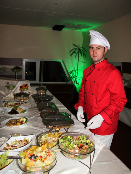 Degustare de specialități culinare la Restaurant-Hotel Senator - FoodCrew